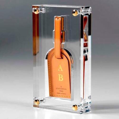 Pluxi : fabricant plexiglass et découpe sur mesure de plexiglas